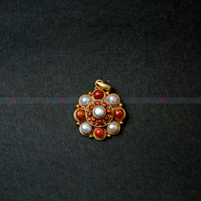 Pendant locket with coral and pearl. - Export From Nepal